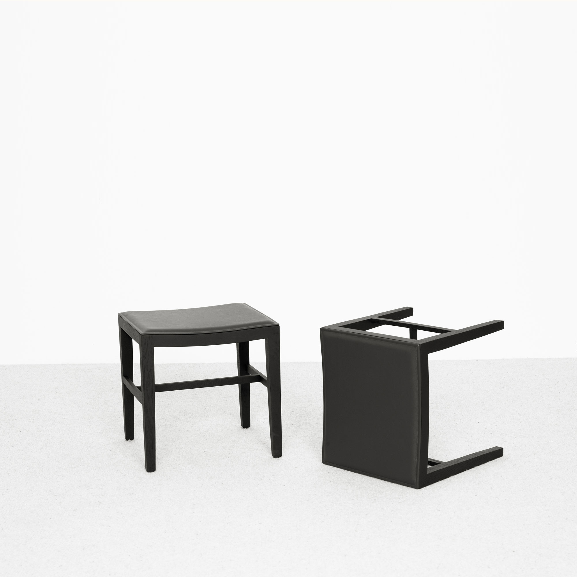 VIC STOOL - Ormond Editions