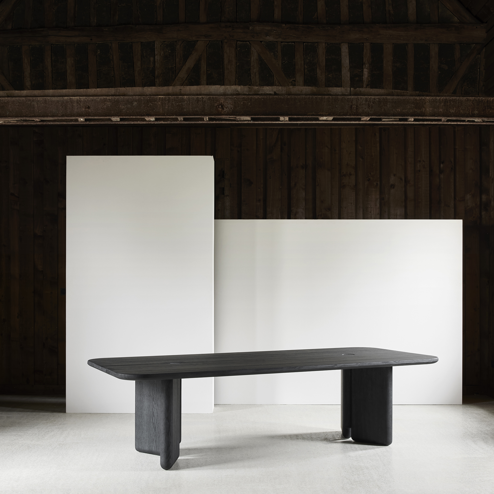 TAMI DINING TABLE - Ormond Editions