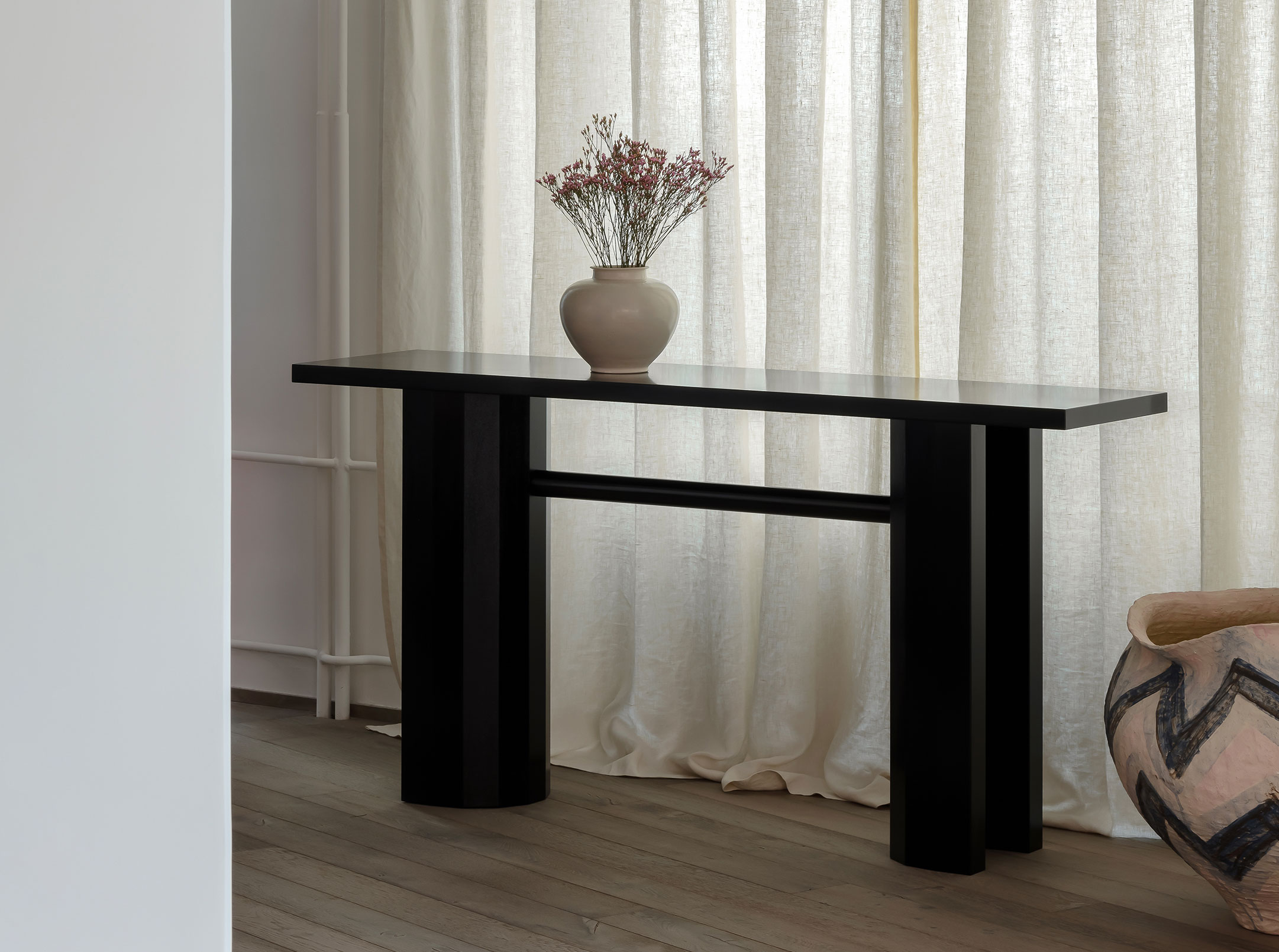 Console Romane en laque Urushi noire de Garnier & Linker pour Ormond Editions - Ormond Editions