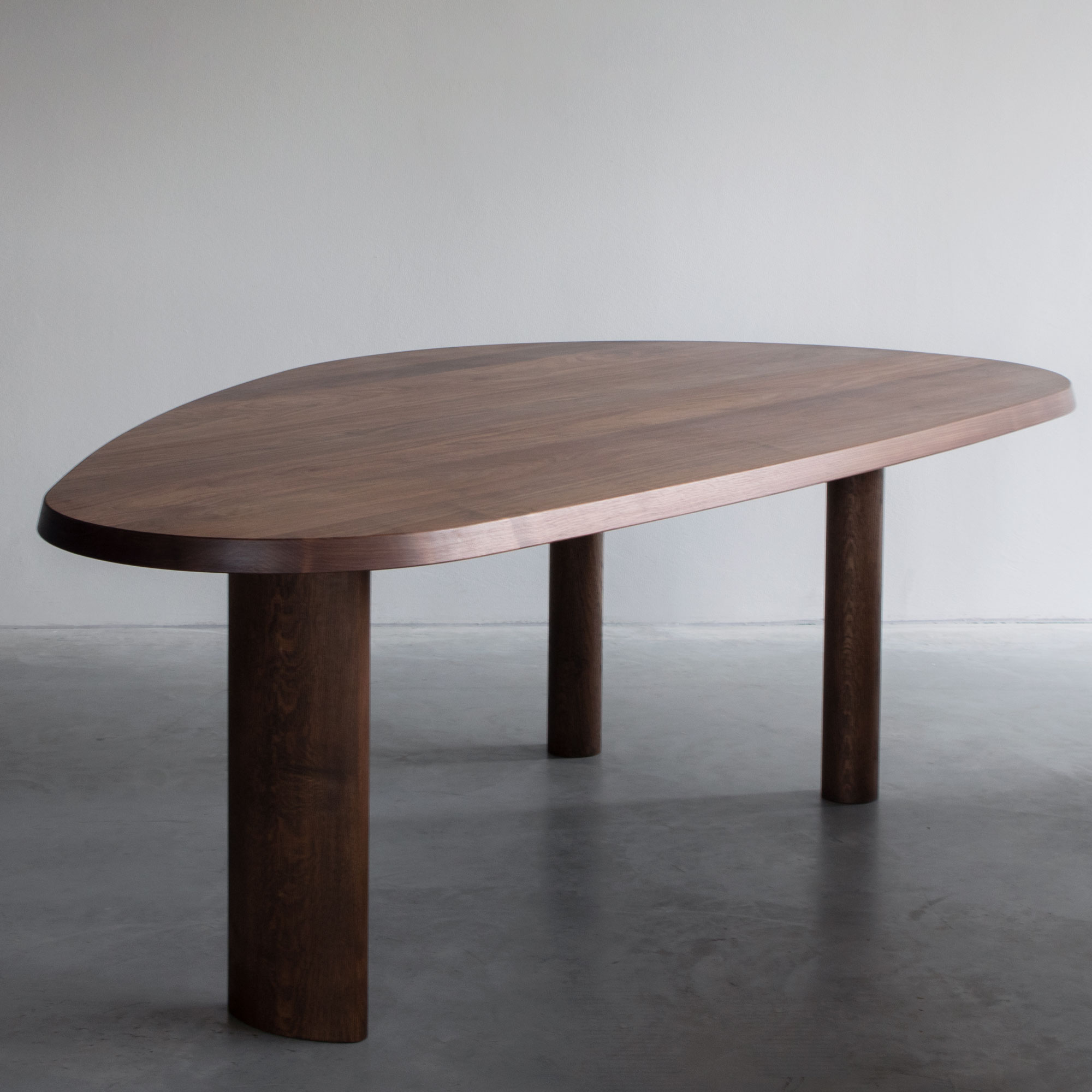KEI DINING TABLE - Ormond Editions